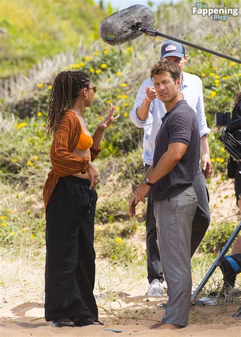 Sydney Sweeney Michelle Hurd Hadley Robinson Bring The Love To Australian Shores In A Rom Com