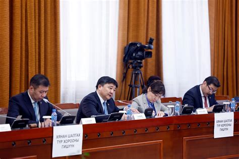 Тавантолгой түлш ХХК ийн ТУЗ ийн гишүүд 1 1 тэрбум төгрөгөөр өөрсдийгөө шагнажээ