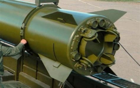 Iskander Srbm Reinforced With Kometa Antennas For Signal Defense