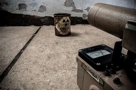 Radioactive Measurement With Radiation Survey Meter Stock Image Image Of Dial Equivalent