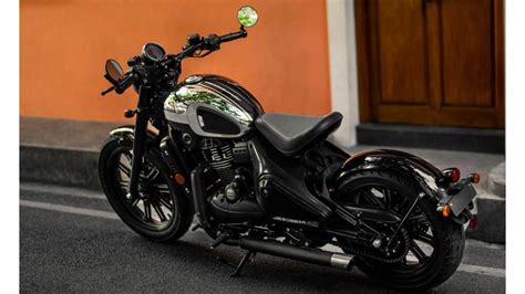 New Jawa 42 Bobber Black Mirror Launched In India At Rs 2 25 Lakh
