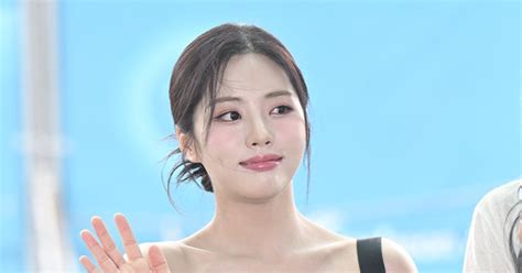 프로미스나인 박지원 인형의 인사 [포토엔hd]