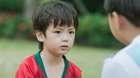 เด็กชายวัย 6 ขวบที่ถูกทิ้งและมีประสาทสัมผัสพิเศษ ดึงดูดซีอีโอระดับโลกที่แย่งชิงเป็นพ่อของเขา