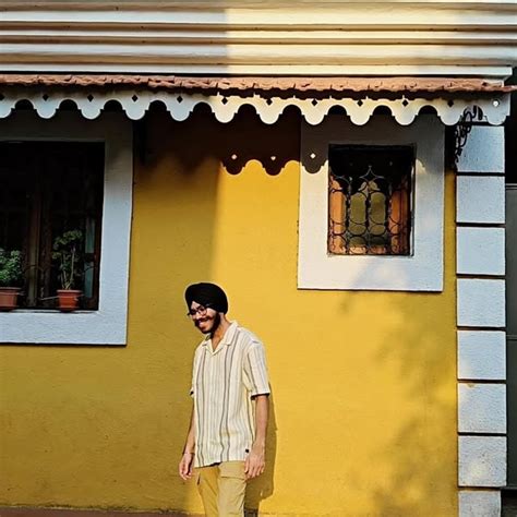 Simar Simarxxi • Threads Say More