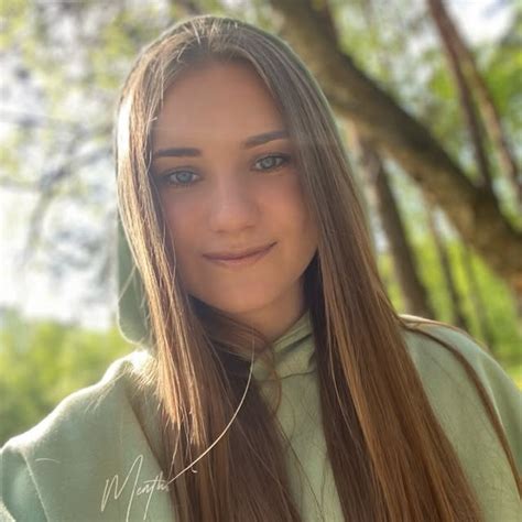 Masha 032 On Threads