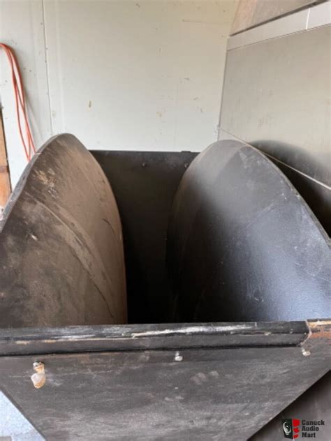 Absolutely Massive Horns Photo 4467574 Canuck Audio Mart