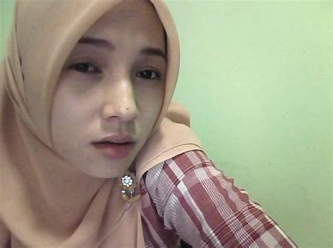 Cerita Dewasa Ngeseks Dengan Cewek Madrasah Berjilbab