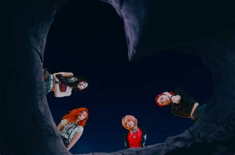 Itzy Fails To Thrill With Mr Vampire Seoulbeats