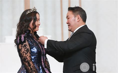 Itoim Төрийн дээд цол одон медалиар шагналаа