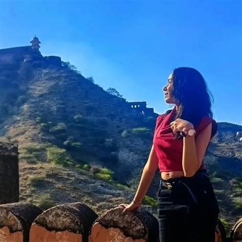 Khushi Bansal Khushibansal23 • Threads Say More