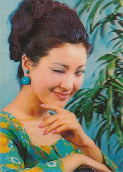 Dima გახსოვთ ეს გათახსირებული ქალი ყველას თვალს რომ გვიპაჭუნებდა 😂 Facebook