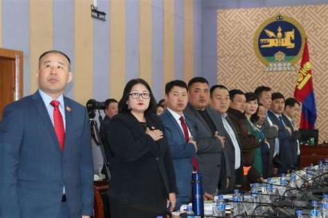 АЙМГИЙН ИТХ ЫН 8 ДАХЬ УДААГИЙН СОНГУУЛИЙН ЭЭЛЖИТ 18 ДУГААР ХУРАЛДААН ЭХЭЛЛЭЭ