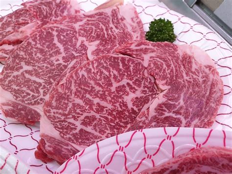 고기대장정육점 와~ 대박👍🏻 눈꽃등심 기가막히네👍 한우암소투뿔 꽃등심 하이퀄리티