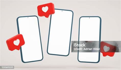소셜 미디어 심장 알림세 개의 빈 화면 전화 모형 스마트폰 디스플레이 및 소셜 네트워크 버튼 3d 렌더링의 현실적인 프레젠테이션 템플릿 전화에 대한 스톡 사진 및 기타