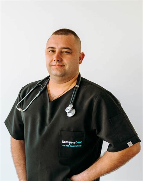 Kotowscydent Marcin Kotowski Stomatolog 1 Implantolog