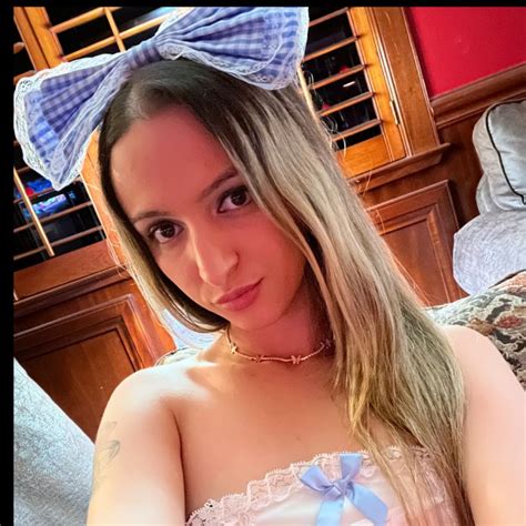 Kiki Lover ♡ Kikiloverkink Snapchat Stories Spotlight And Lenses