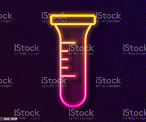 빛나는 네온 라인 테스트 튜브와 검은 배경에 고립 된 플라스크 화학 실험실 테스트 아이콘 실험실 유리 제품 기호 벡터 3차원 형태에 대한 스톡 벡터 아트 및 기타 이미지