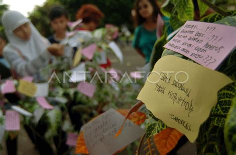 Pohon Harapan Antara Foto