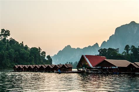 무료 이미지 바다 연안 물 자연 대양 수평선 산 구름 하늘 해돋이 일몰 보트 햇빛 아침 육지 웨이브 호수 새벽 강 황혼 저녁 반사