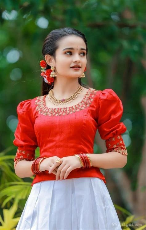 Pin By Neon Neo On Mallu Girls Indian Beauty Saree India Beauty