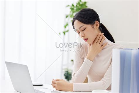 일하는 여성은 호흡 곤란 사진 무료 다운로드 Lovepik