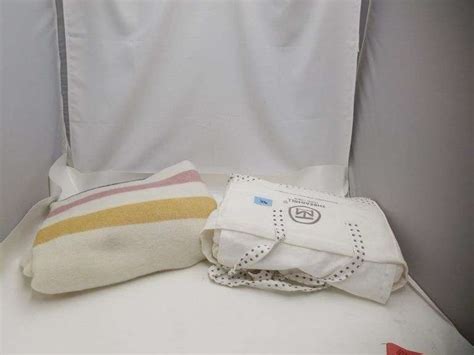 2 Throws Sizes Unknown Lexington Online Auction