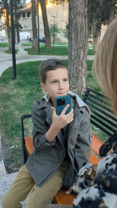 ისევ ტელეფონში ზიხარ Funnyshortsgeorgia Comedyvideogeorgia Georgianblogger Youtube