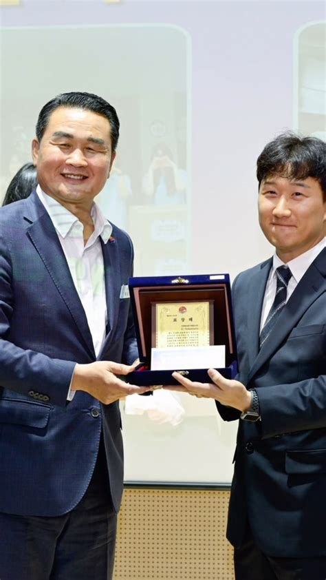 거제 청년 봉사활동 크루 G Volunteers” 20241026 Gv 꽃과냥이쉼터 봉사활동 꽃과냥이쉼터에서 도움이 필요하다는 연락을 받고 봉사활동을 하러