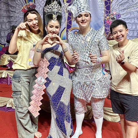 เป็นงัยละพระเอกอย่าท้านางเอกเอาจริงถึงกับทำตัวไม่ถูกเลย😆 ️🌞 ️🌞 ️ แพรวพราวแสงทอง ซันวงศธร ก้อย