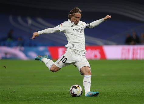 「モドリッチも人間」レアル・マドリードのサッカークロアチア代表mfルカ・モドリッチが「衝撃の決定機ミス」 至近距離からの「枠外シュート」に