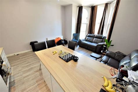 From Flat To Fem Agrolalaf