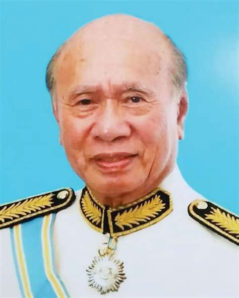 槟城五金及工业界企业家 拿督斯里骆经宗局绅 光华授勋群英 Kwong Wah Social Honorees