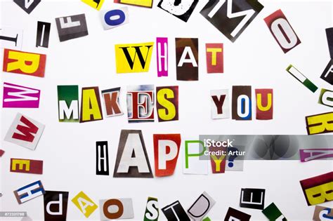 무슨은 당신이 행복의 개념을 보여주는 텍스트를 작성 하는 단어 복사 공간 흰색 배경에 비즈니스 사례에 대 한 다른 잡지 신문 편지의 만든 격려에 대한 스톡 사진 및 기타