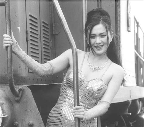 БИЧЛЭГ МУГЖ Т Ариунаад Xyлxидyyлсан залуугийн бичлэг сошиалд сенсаци