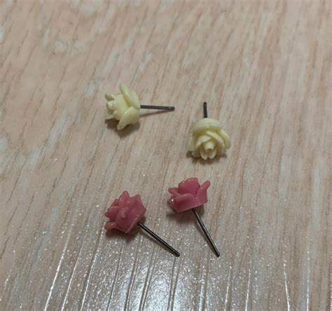 장미 귀걸이 서지컬 아님 당근 중고거래