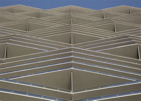 Arquitectonicas Miami Waterfront Tower Has A Crinkled Facade
