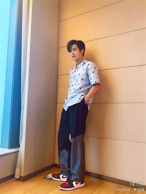 Pin By Allycia Araujo On Li Wen Han Fashion Pantsuit Mens Fashion