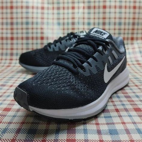 나이키 줌스트럭처20 여성 런닝화230 세컨웨어 헬로마켓