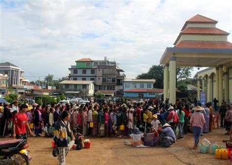 နမ့်စန်တွင် ဆန်၊ စားအုန်းဆီနှင့် အခြေခံစားသောက်ကုန်များအား ဈေးနှုန်းသက်သာစွာဖြင့်ရောင်းချပေး