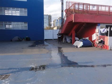 Situação De Insalubridade Na Passarela Da Cidadania é Alvo De Ação