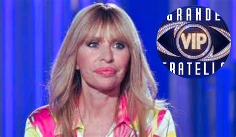 Grande Fratello Vip Al Via Stasera Ilary Blasi Riapre La Porta Rossa