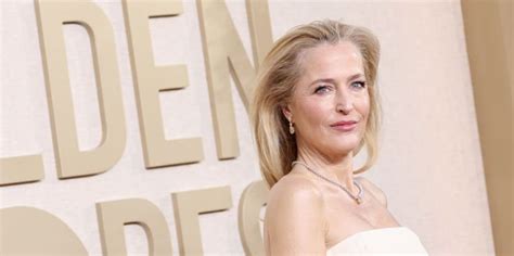 Gillian Anderson Asked To Explain The Meaning Of Yoni After Golden Globes Dress Indy100