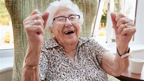 Vnuk Dal V Pov V Pr Ci Aby Mohl Pe Ovat O Svou Babi Ku