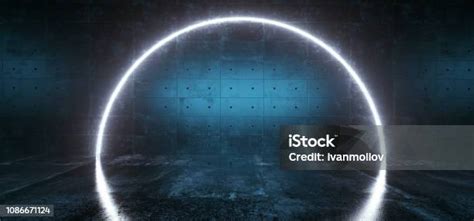 Fi 현대 네온 블루 색상 아크 빛나는 텍스트 어두운 배경 기술 클럽 3d 렌더링에 대 한 반사 빈 공간을 가진 빛 미래의 그런 지 구체적인 방 모양 0명에 대한 스톡 사진