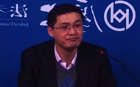 “怎么有人去国外买药呢？大家知道为什么？” 罗翔的哲学人生 罗翔的哲学人生 哔哩哔哩视频