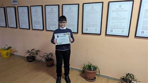 ბათუმის N6 ფიზიკა მათემატიკის საჯარო სკოლის Vi კლასის მოსწავლე დავით შავაძე მათემატიკური