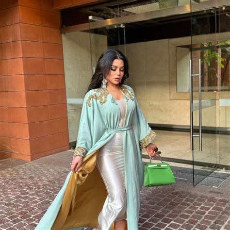 هيفاء وهبي تترك بصمتها بأزياء رمضانية تعكس ذوقها الراقي مجلة هي