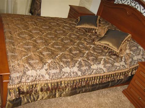 Как сшить покрывало на кровать своими руками выкройка изделия с рюшем