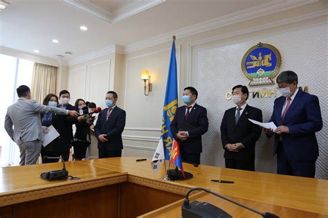 Орлогод нийцсэн орон сууцны хорооллыг барих төслүүдийн хэлэлцээрүүдэд гарын үсэг зурлаа