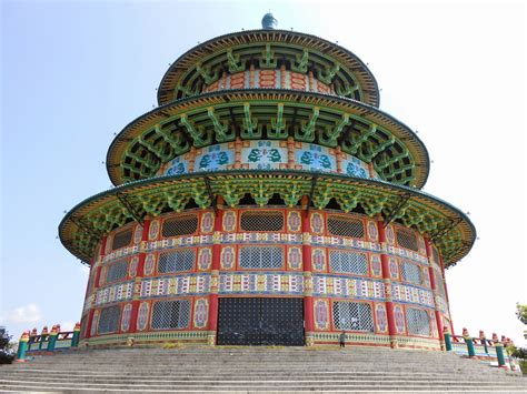 Wisata Ke Kota Pahlawan Surabaya Mengintip Keindahan Pagoda Tian Ti Pagoda Indah Di Kenjeran